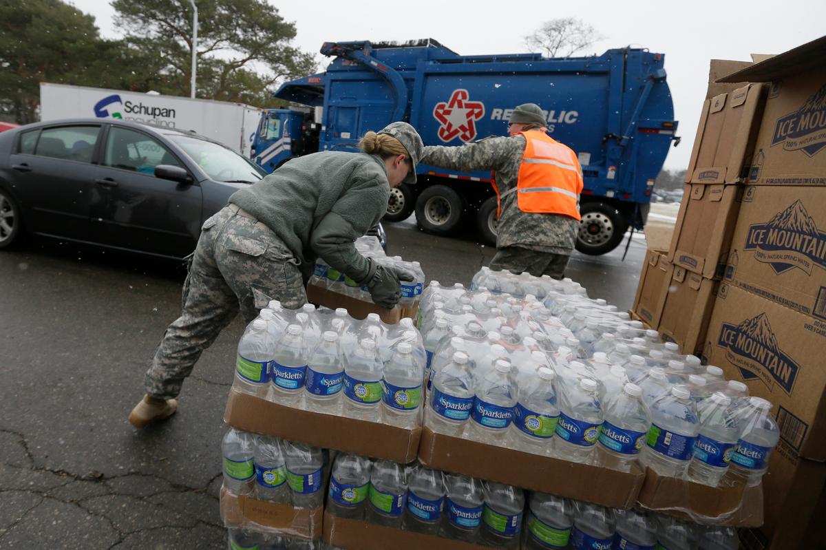 Michigan Workers Received Bottled Water Months Before Flint Residents ...