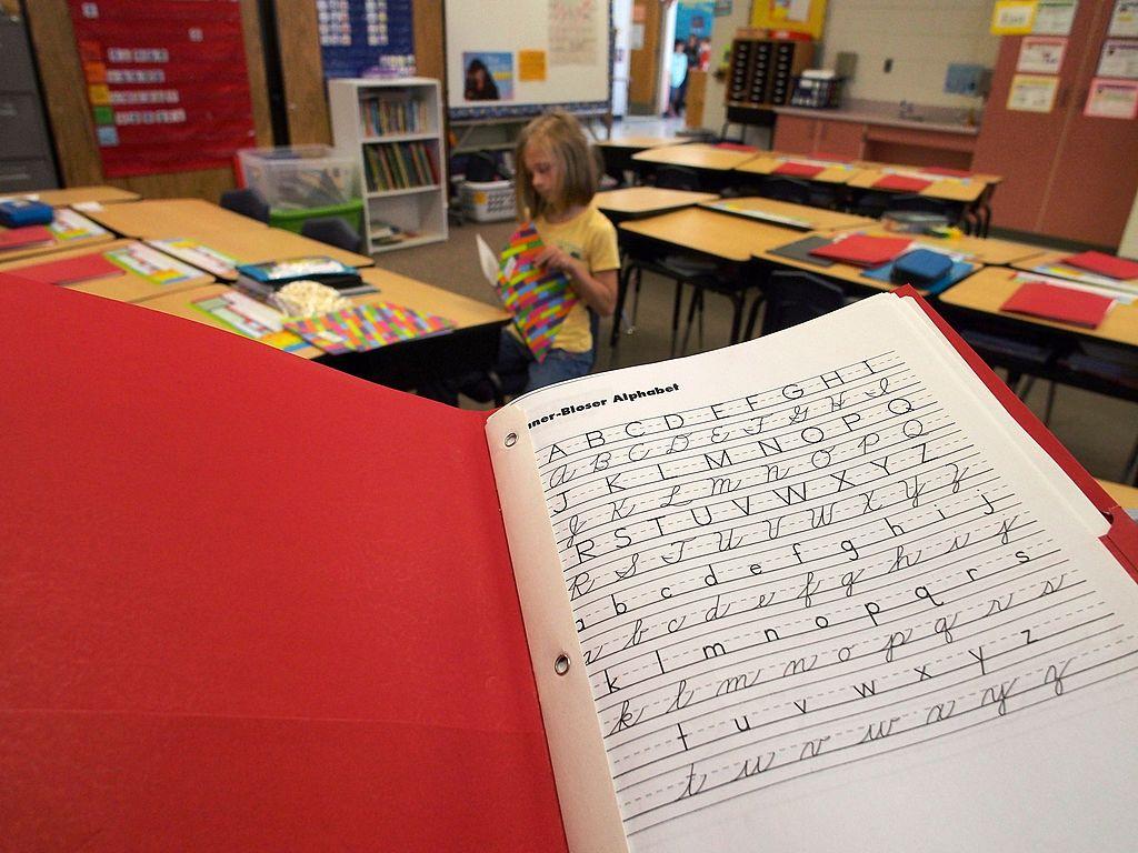 The ‘Lost Art’ of Cursive Handwriting Is Making a Classroom Comeback ...