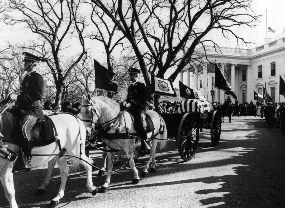 A Moment Worth Remembering: When Toddler JFK Jr. Saluted His Father’s ...