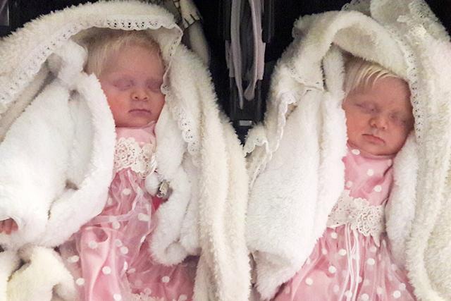 Parents Give Birth to Rare Albino Twins, Share Family Life With Their 4 ...