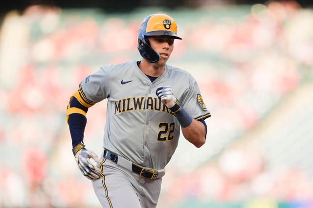 Brewers Outfielder Christian Yelich Out For Year With Back Surgery ...