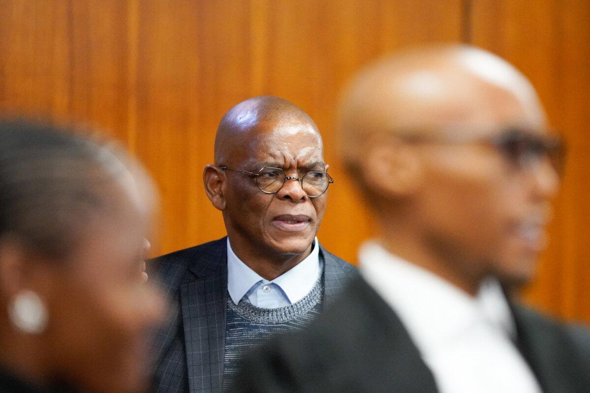 South Africans Accused of High-Level Corruption Fight Extradition From ...