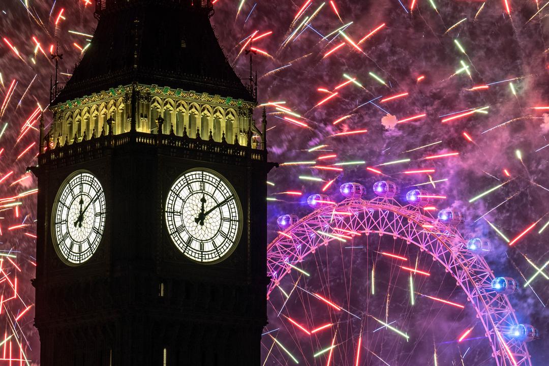 Day in Photos: New Year Swim, Fireworks Attack, and Tar Barrel Festival ...