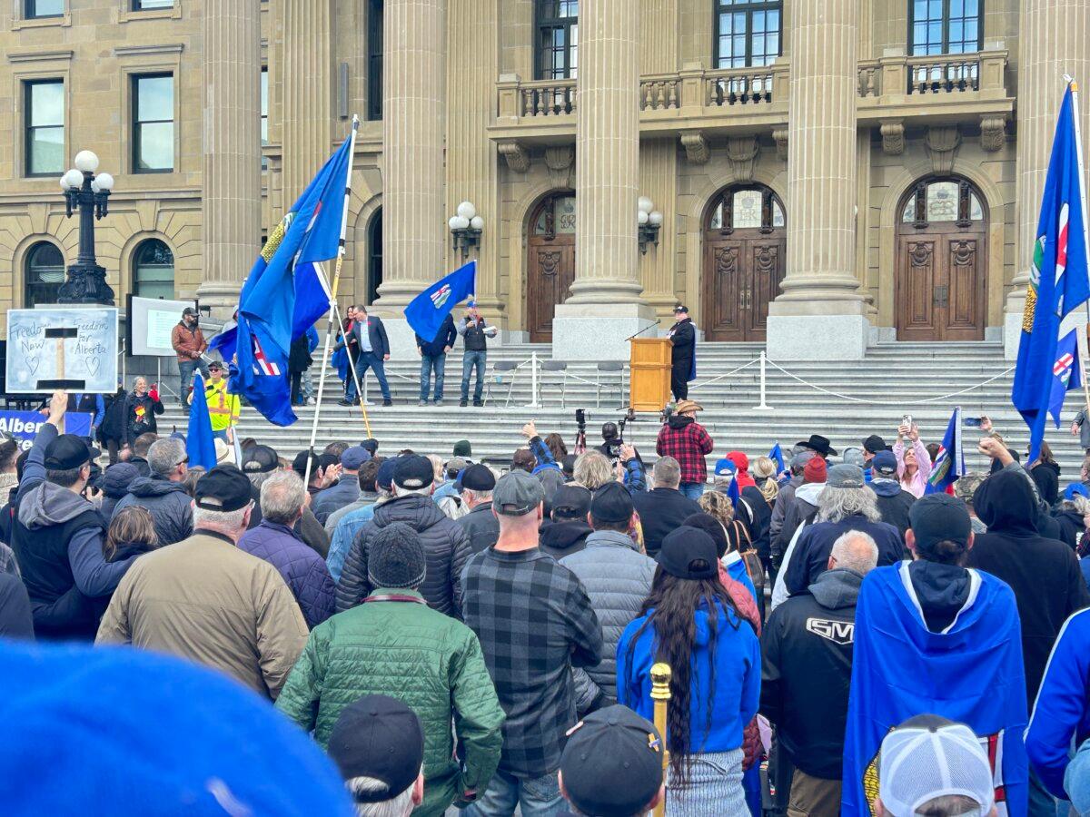 Thousands Gather in Edmonton in Support of Referendum for an ...
