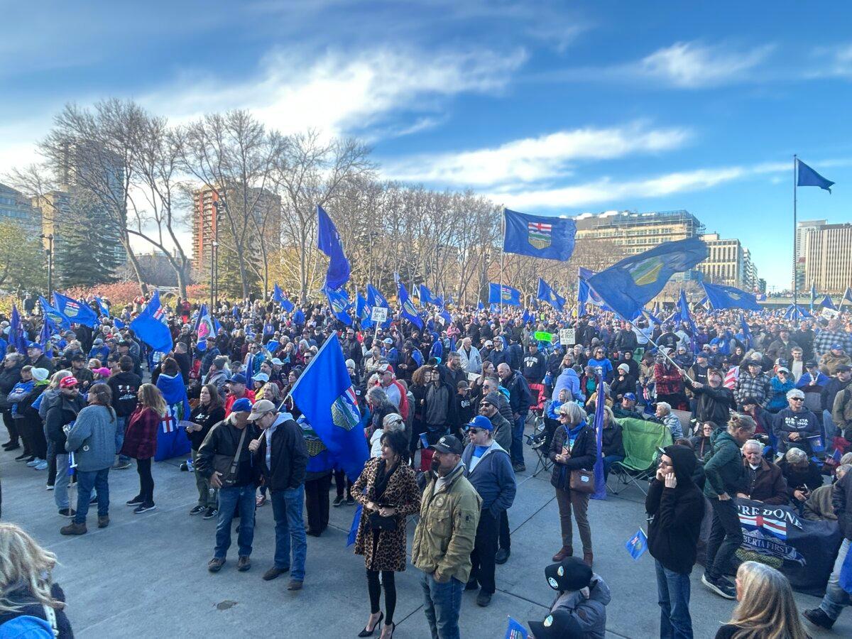 Thousands Gather in Edmonton in Support of Referendum for an ...