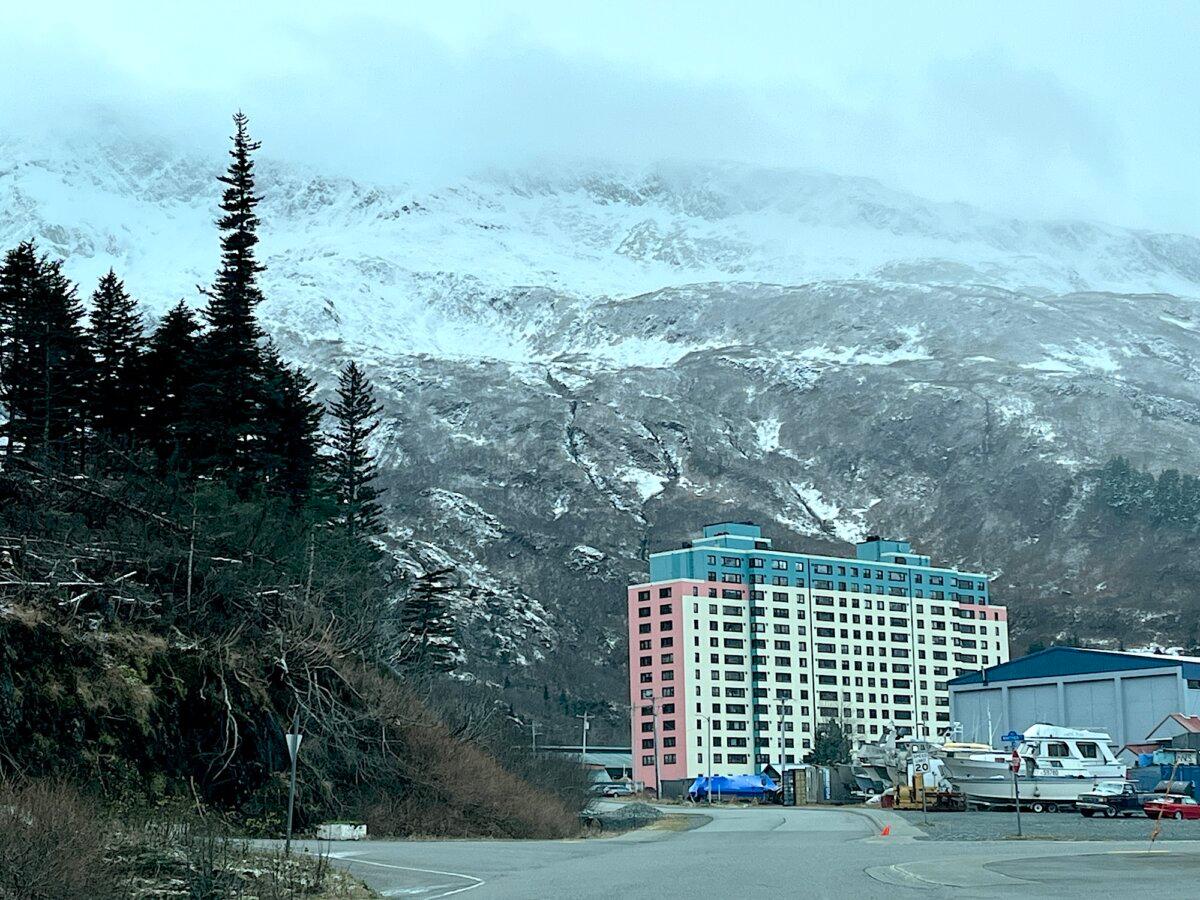 Living Close for Comfort in Alaska’s ‘Town Under One Roof’ | The Epoch ...