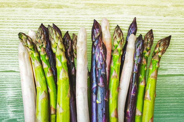 What the Color of Your Asparagus Tells You About Its Nutrition | The ...