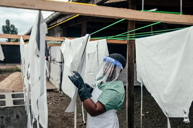Suspected Cases in Africa Ebola Outbreak Plummet as Patients Confirmed ...
