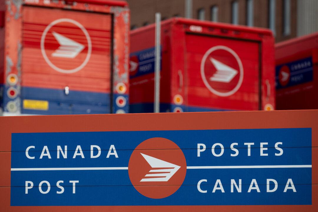 US Postal Service Suspends Accepting Mail Bound For Canada Due To US Postal Service Suspends Accepting Mail Bound For Canada Due To