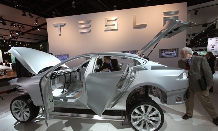 Tesla Leading The Electric Car Revolution The Epoch Times