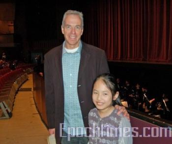 Ad Agency President Intrigued by Shen Yun Orchestra | The Epoch Times