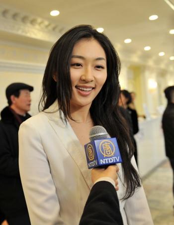 Actress Wants to Wear DPA’s ‘flowing and brilliant dresses’ | The Epoch ...