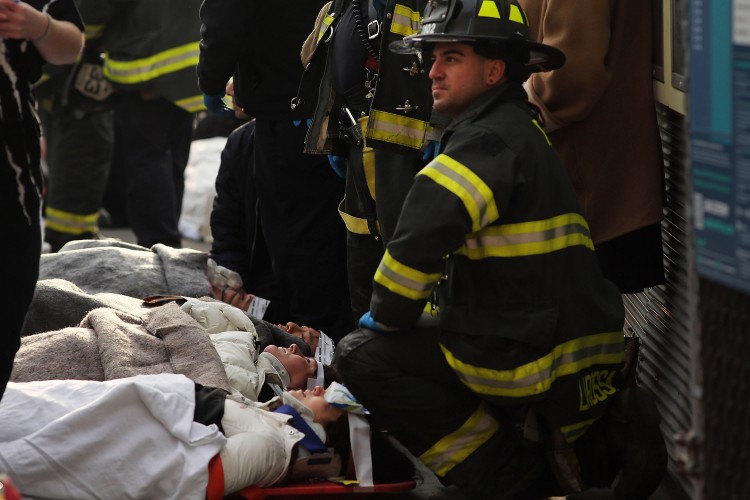 57 Injured as Seastreak Ferry Crashes Into New York Pier | The Epoch Times