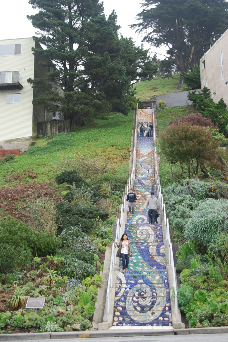 San Francisco Community Transforms Staircases With Art | The Epoch Times