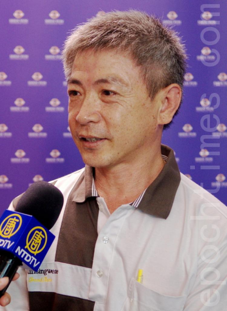 18 Family Members Watch Shen Yun Together | The Epoch Times