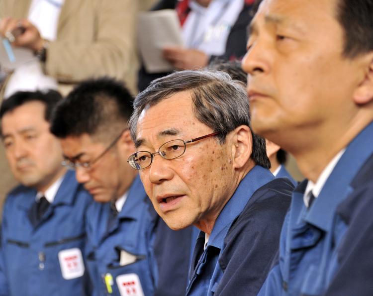 Workers Enter Fukushima No. 1 Building for First Time | The Epoch Times