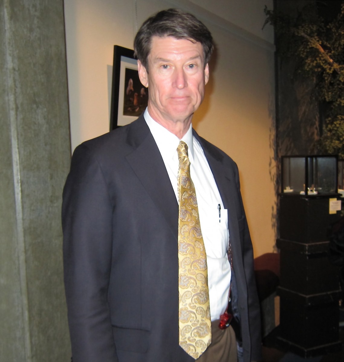 Banker Says Shen Dancing is Wonderful | The Epoch Times