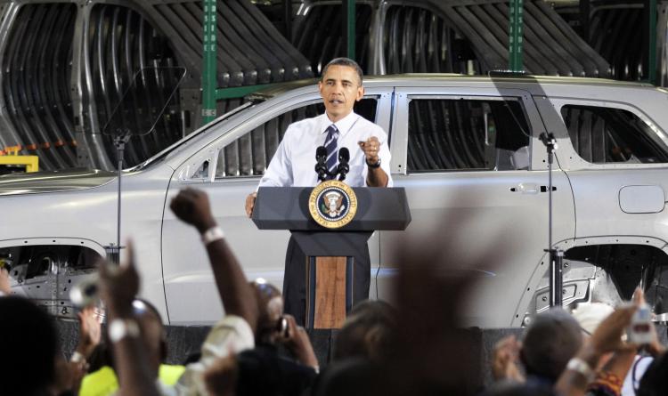Obama Visits Chrysler and GM as They Start to Hire | The Epoch Times