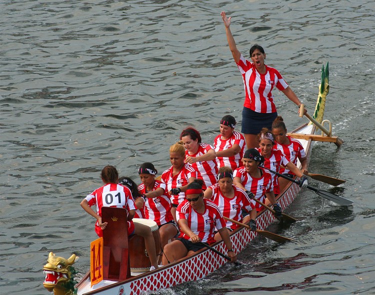 Dragon Boat World Championship Paddles Through Tampa Bay | The Epoch Times